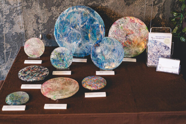 楓月まなみ「REFRACTING RAYs」展の開催 - RY'S cafe bar【アールワイズカフェバー】