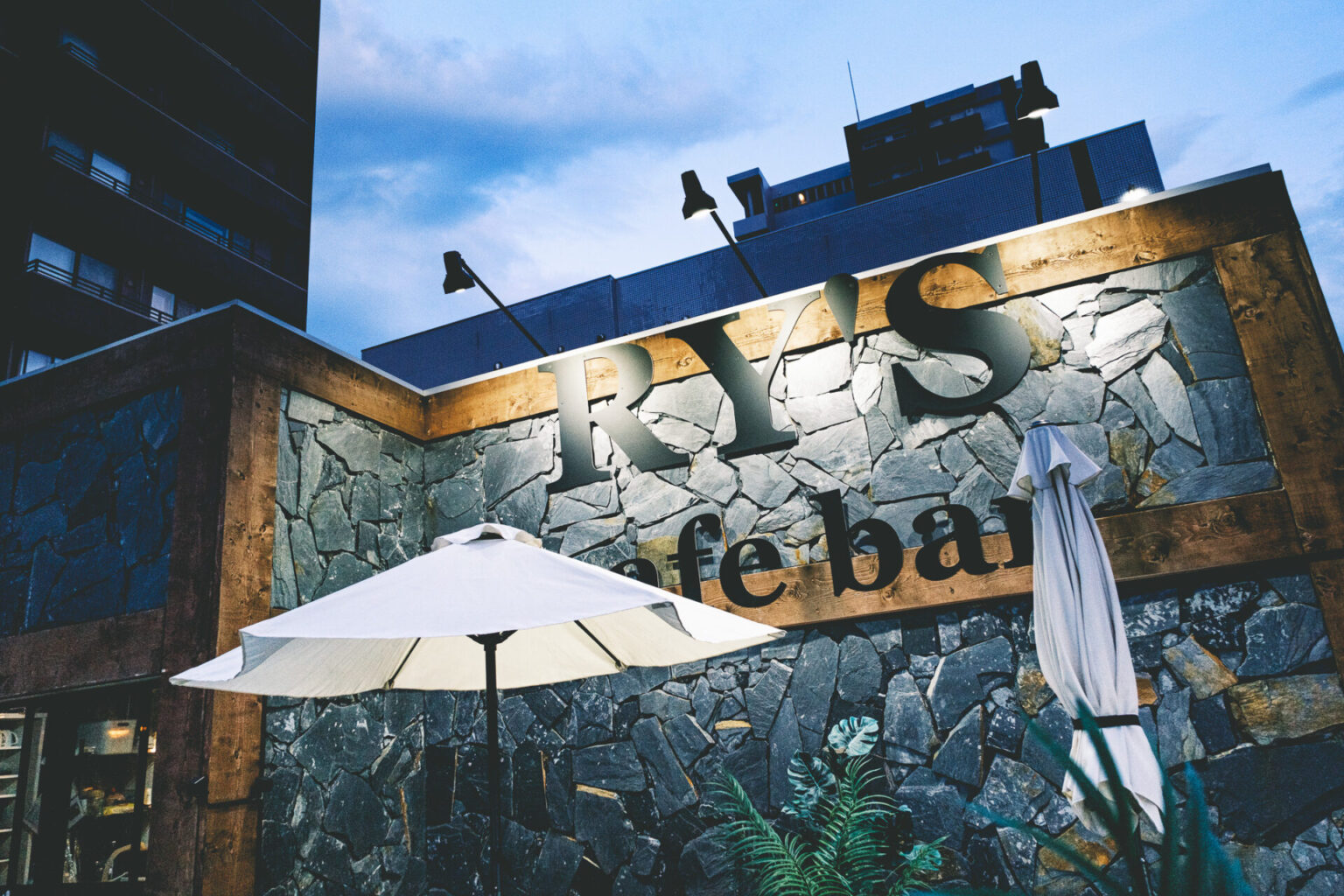 「RY'S 札幌ビアガーデン2025」開催！ - RY'S cafe bar【アールワイズカフェバー】